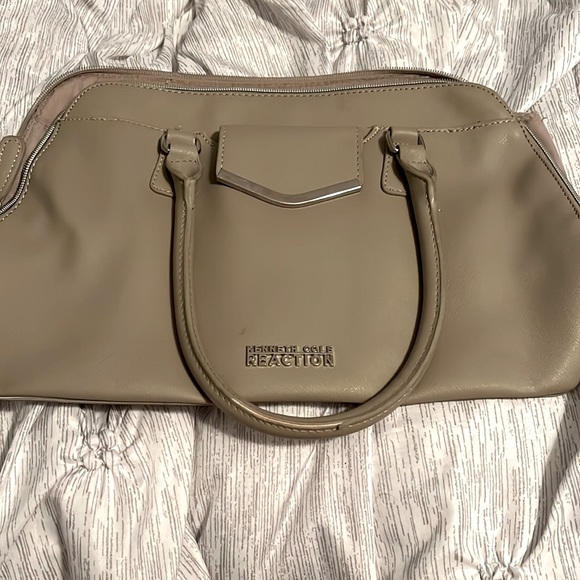 Kenneth Cole Reaction | Bags | Kenneth Cole Reaction Hand Bag In Euc ...